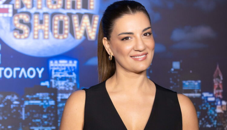 Γέννησε η Τζούλια Αλεξανδράτου: Η πρώτη φωτογραφία αγκαλιά με το μωρό ...