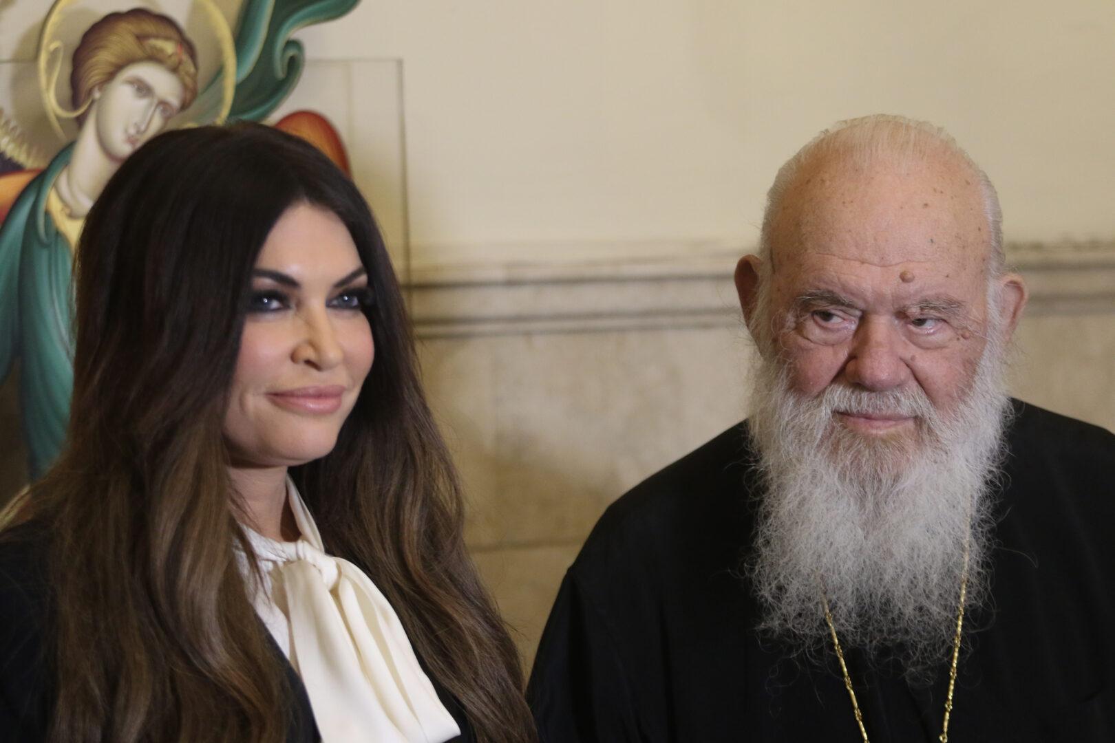 Η Κίμπερλι Γκιλφόιλ στον Αρχιεπίσκοπο Ιερώνυμο: «Ο Θεός να σας ευλογεί»